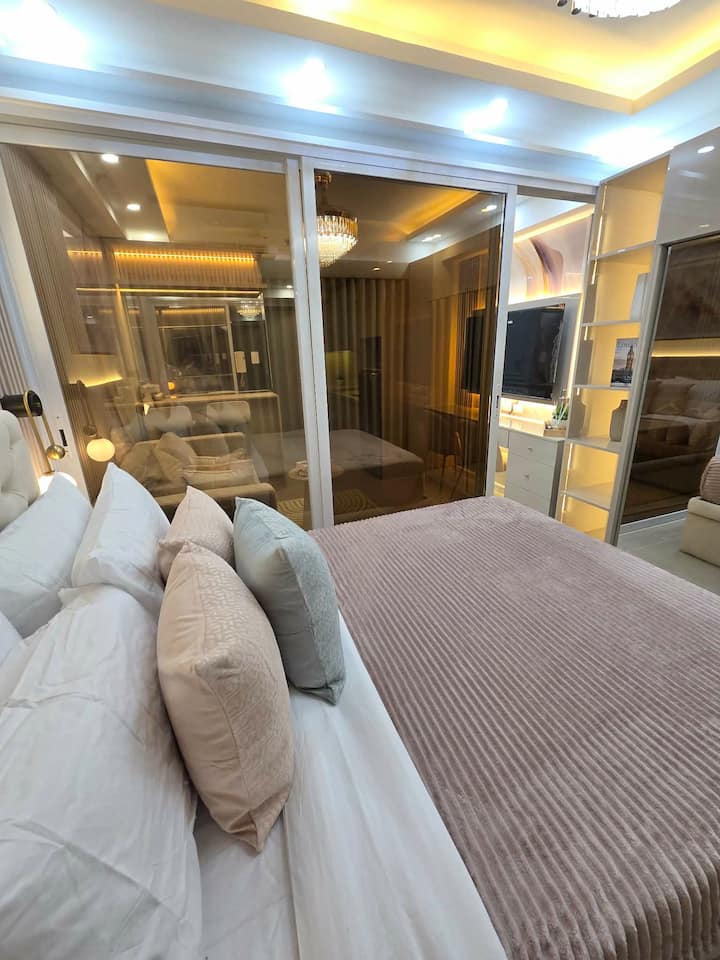 Royal Suites @ Shore Res Near Moa & Airport - Manila