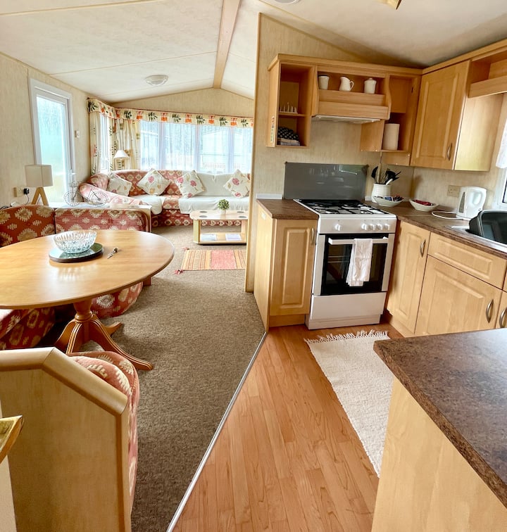 The Westy, 6 Berth, 3 Bedroom Mobile Home - Rhayader