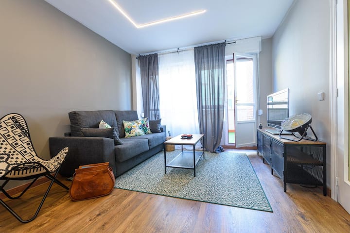 Luanco Playa: Nuevo, Terraza Y Garaje Muy Amplio - Avilés