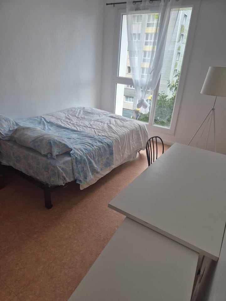 Chambre Privée Avec Accès Aux Espaces Communs - Cherbourg-Octeville