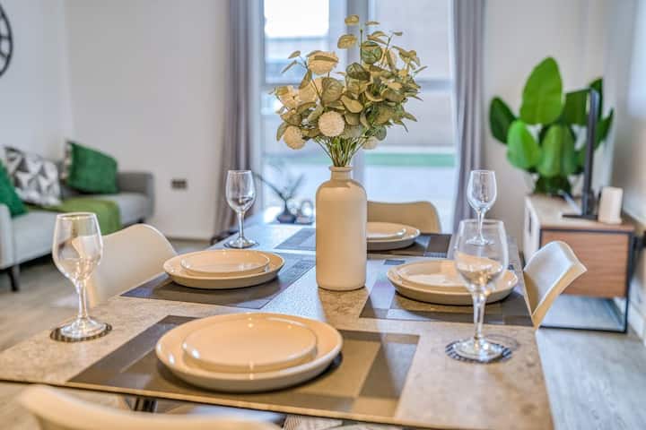 Executive Home With Sleek Modern Aesthetic - Mánchester