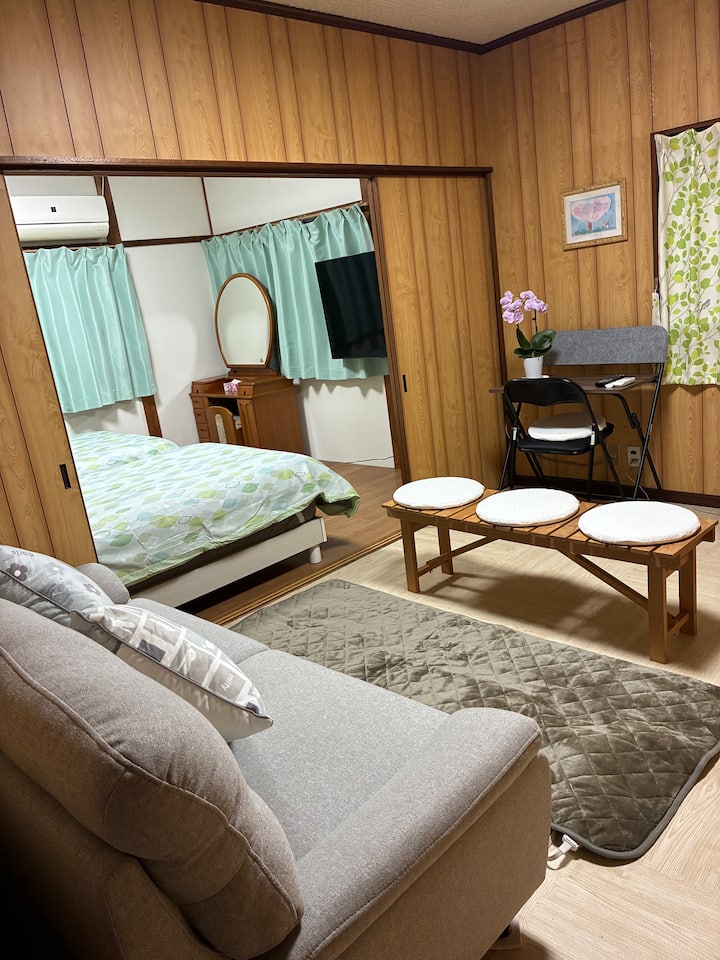 生駒山のふもと　山の家　ホスト夫妻と看板猫があたなを歓迎します　奈良　大阪　京都へアクセス良好 - Ikoma