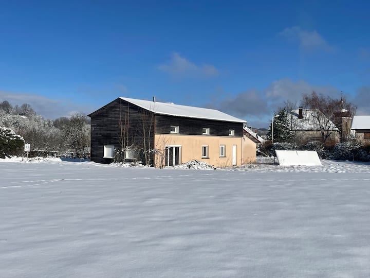 Maison Plain Pied Dans Un Petit Village Paisible - Arbois