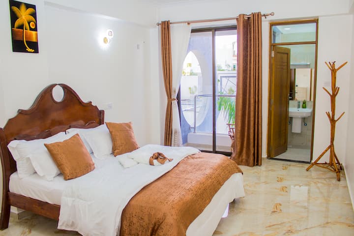 Room 1, Ag, Caitlin Heights Apartments - Mombasa