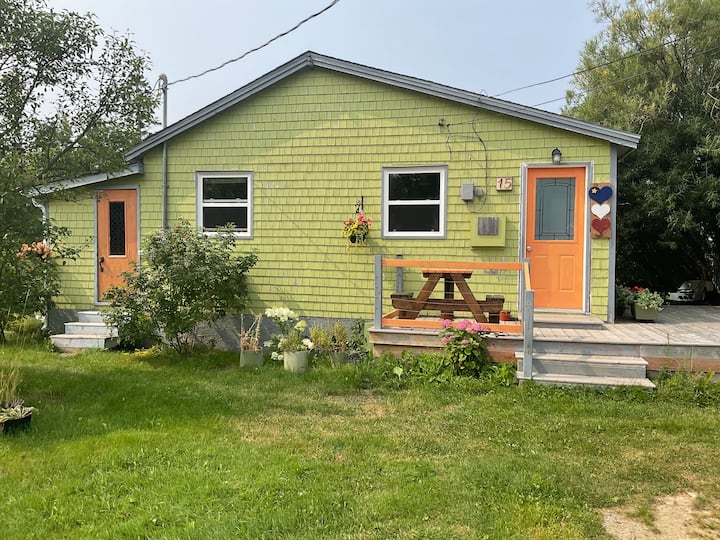 Chalet Meublé. Coin Tranquille. Vue Sur La Mer - Caraquet