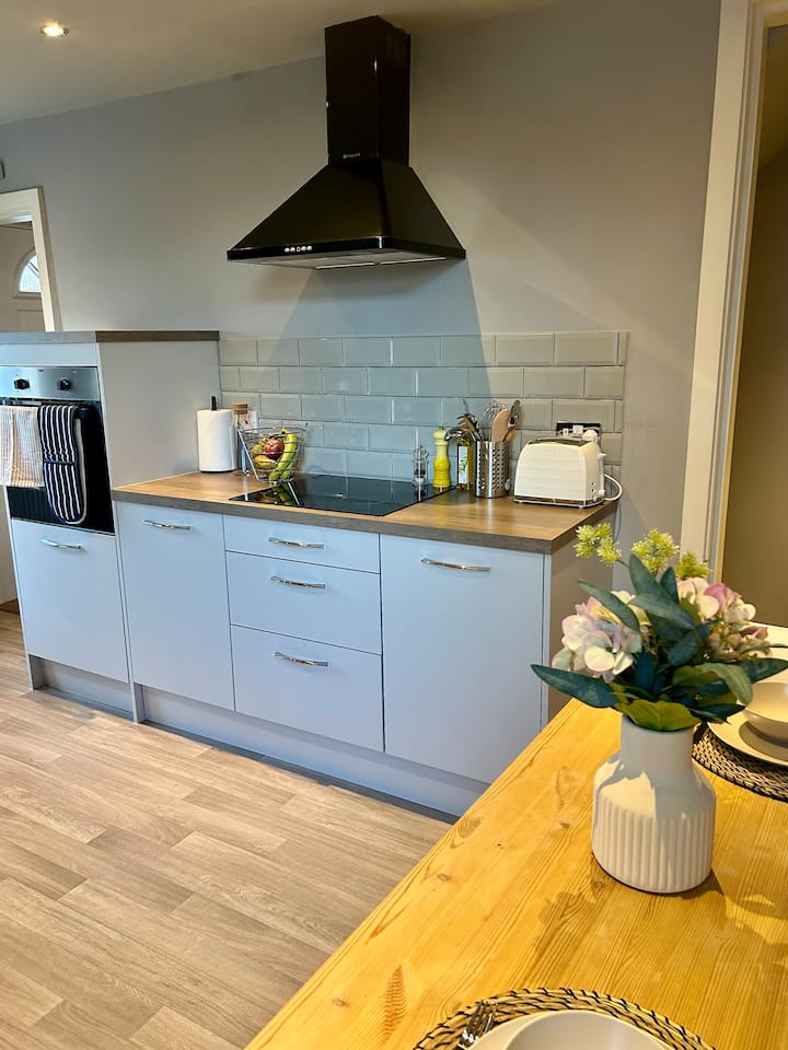 House In Tivoli, Cheltenham, Uk - 卓特咸學院