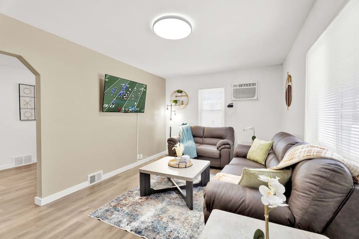 Willow Rest | Free Wi-fi + Parking | Ab- Hills - Auburn Hills, MI