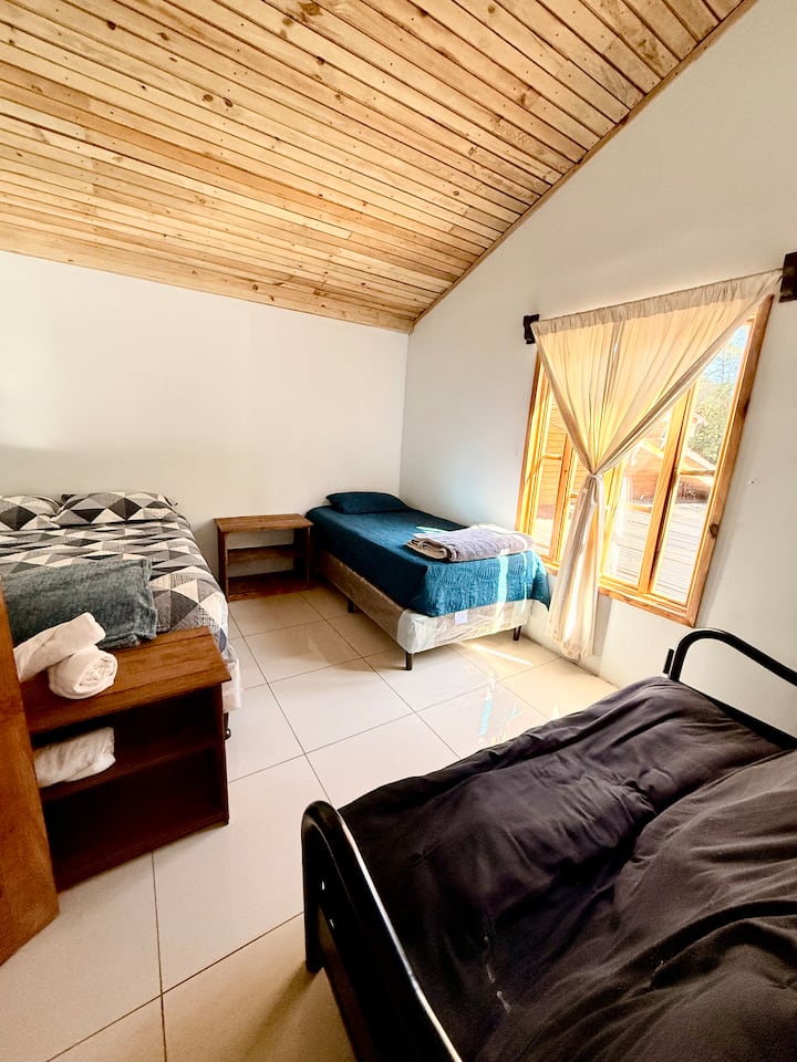 Chalet avec jacuzzi, vue et belvédère à Tecpán - Cabanes à louer à ...