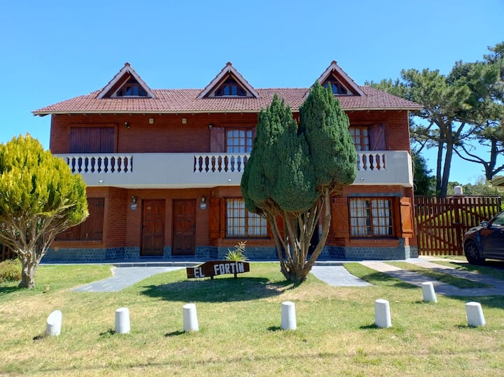 Tríplex Para 8 Personas, Piscina Y A 100 M. Playa - Villa Gesell