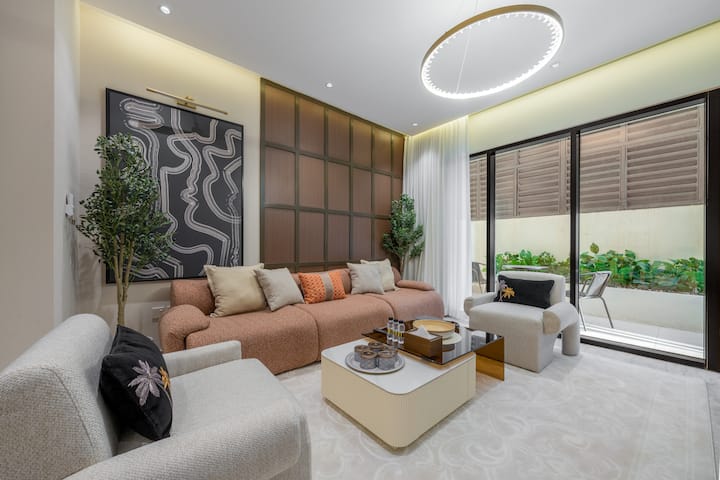 Grand 4br | Private Floor & Home Theater - Saudi Arabia