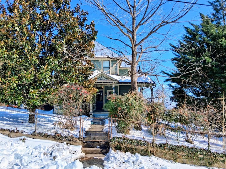 Nomad Apartment - Walking Distance To Downtown! - Staunton, VA