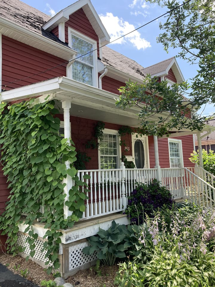 Nature & Saveurs : Votre Camp De Base Près Du Lac - Vallée-Bleue