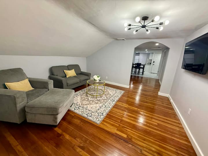 Apartment In Historic Dwight District - New Haven, CT