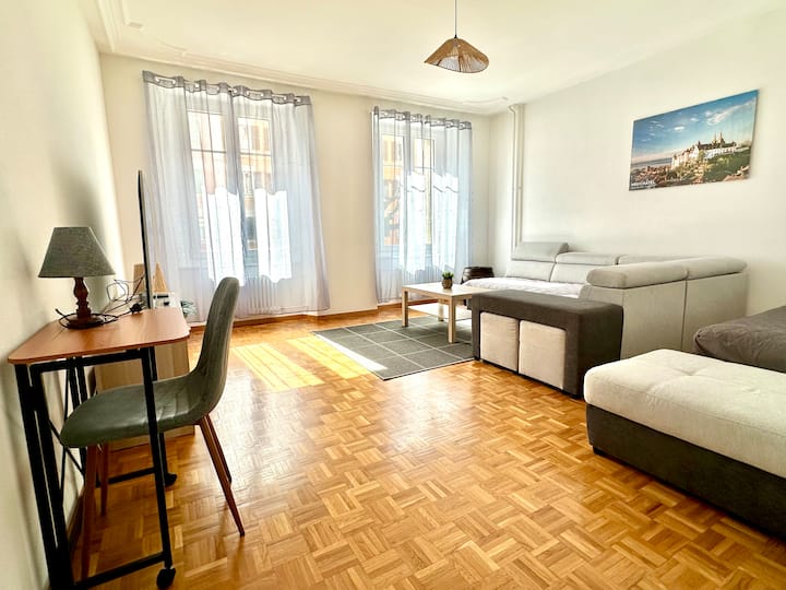 Appartement 2 1/2 Pièces Près De La Gare - La Chaux-de-Fonds