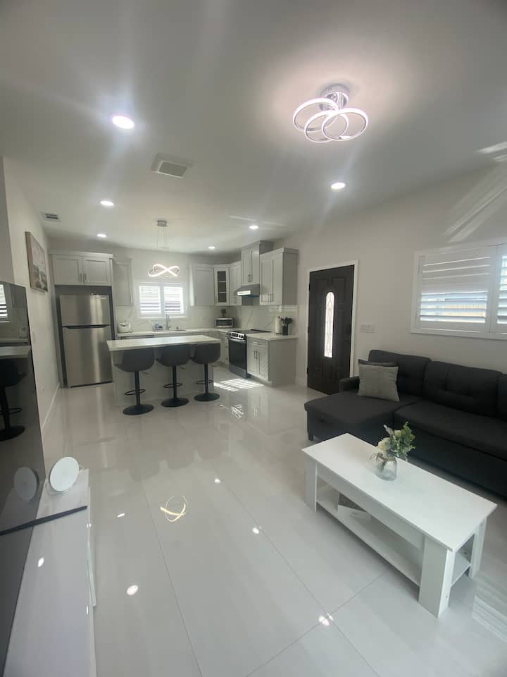 New Modern 2br Adu | Disney, Little Saigon, K-town - 聖塔安娜