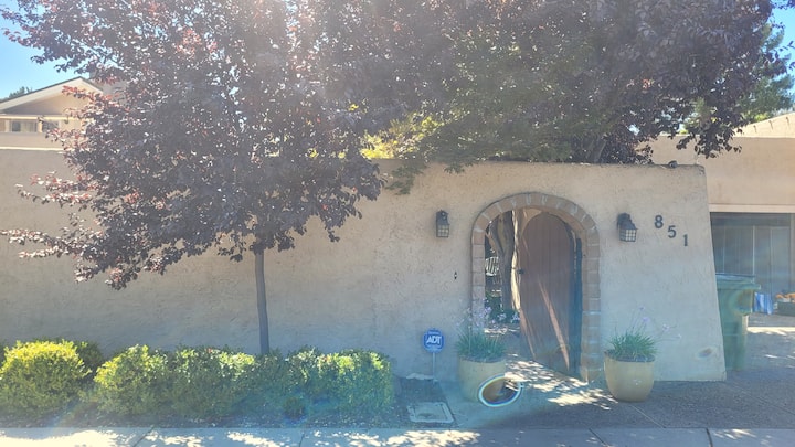 Casa De Patio
3 Bedrooms, 2 Baths, Spacious Home. - Turlock, CA