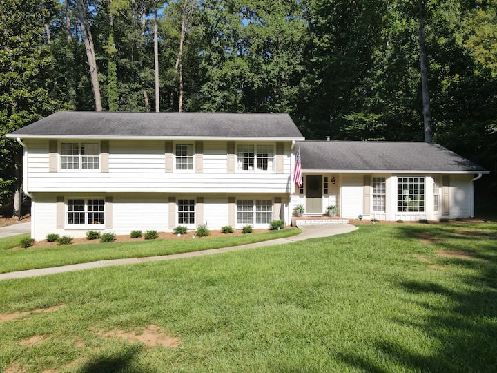 Cozy Roswell Home  - Walk To Lake And River! - Roswell, GA