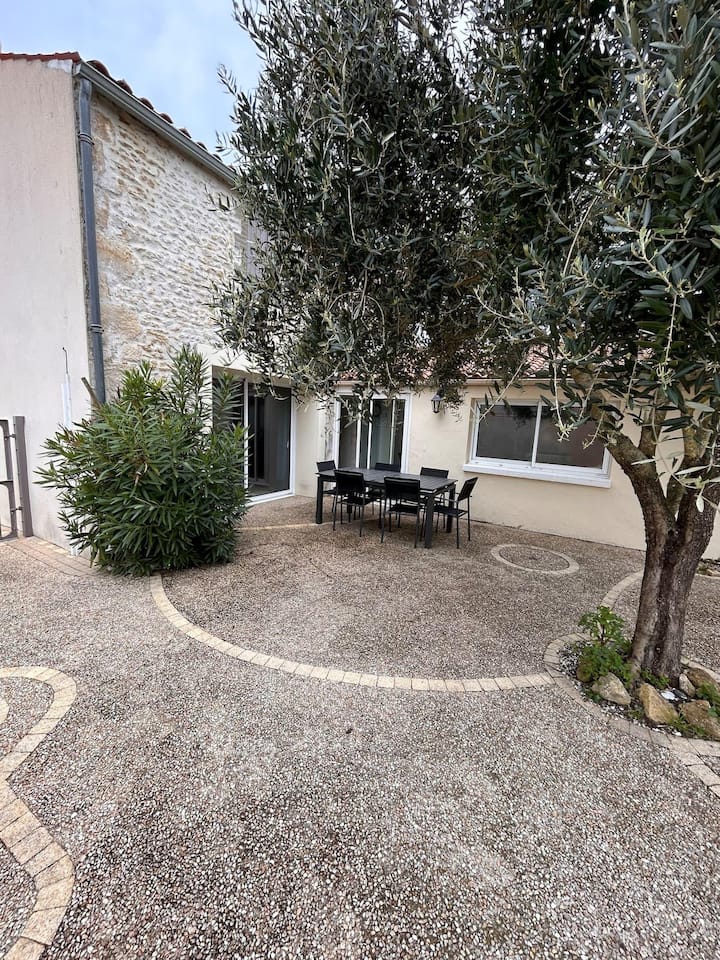 Maison De 2 à 8 Personnes à Côté De La Mer - Saint-Michel-en-l'Herm