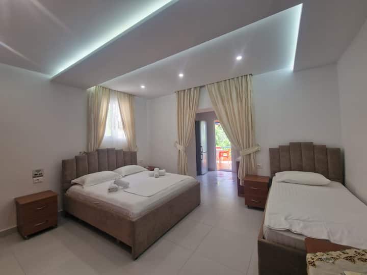 Vila Kodhima, Dhoma Nr 2 - Qeparo