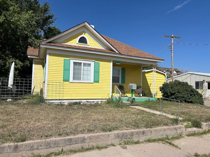 Little Yellow House - Fort Robinson State Park, Crawford