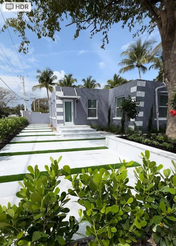 Downtown Delray Custom Home Walk To Beach & Ave - デルレイビーチ, FL