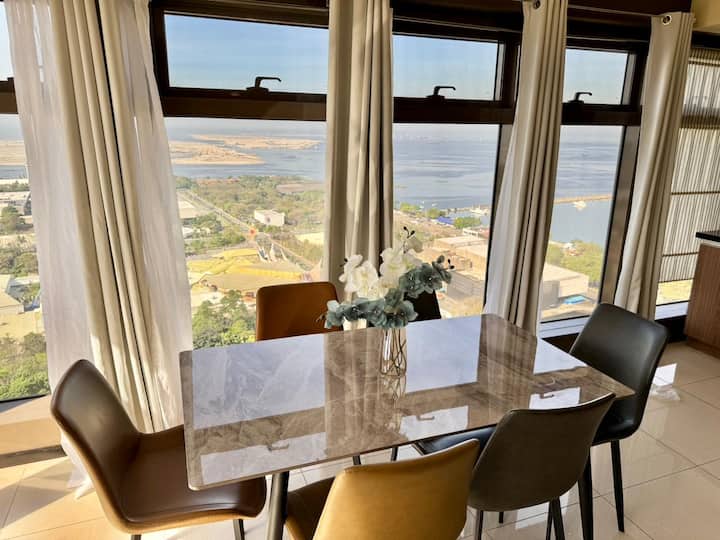 The Grand Lower Penthouse | 2 Bedrooms, 3 Baths - Metro Manila