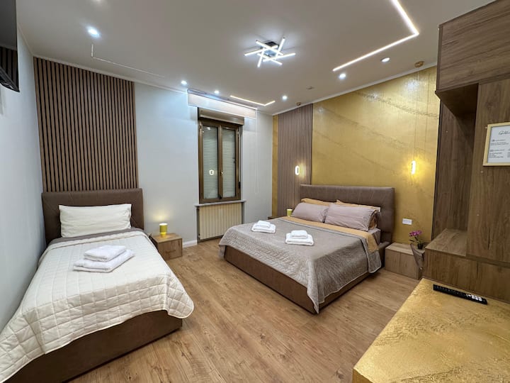 [Golden House] Luxury Room (3) - Pise