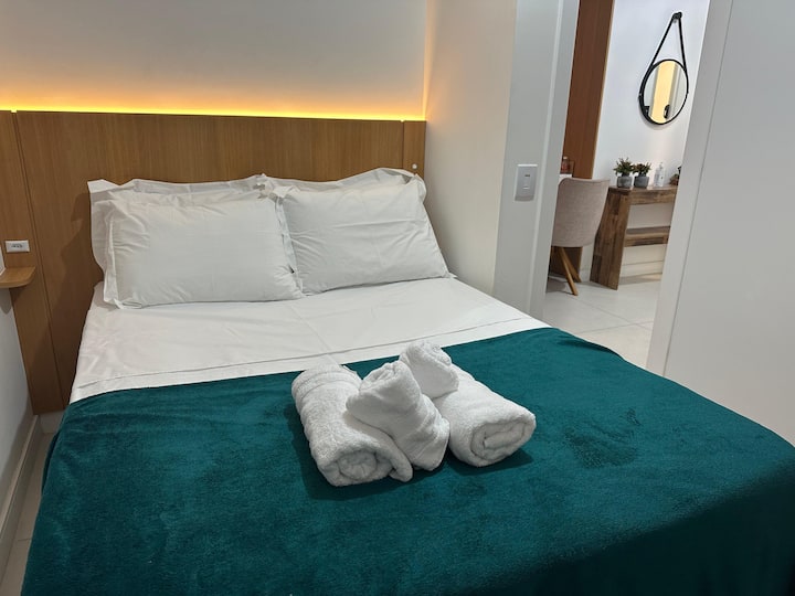 Apartamento Impecável, Novo, Um Dormitório, Centro - Santa Maria