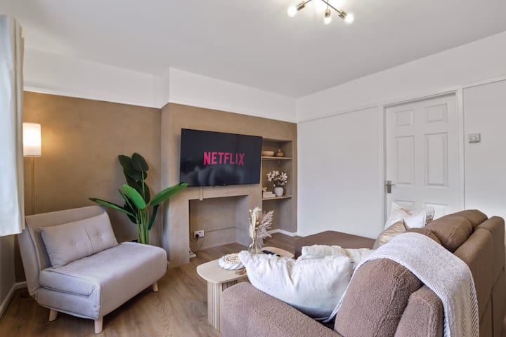 Stylish 3-bed Countryside House | Peace & Privacy - Aylesbury