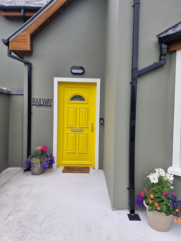 Newly Renovated Charming Town House. - Kenmare