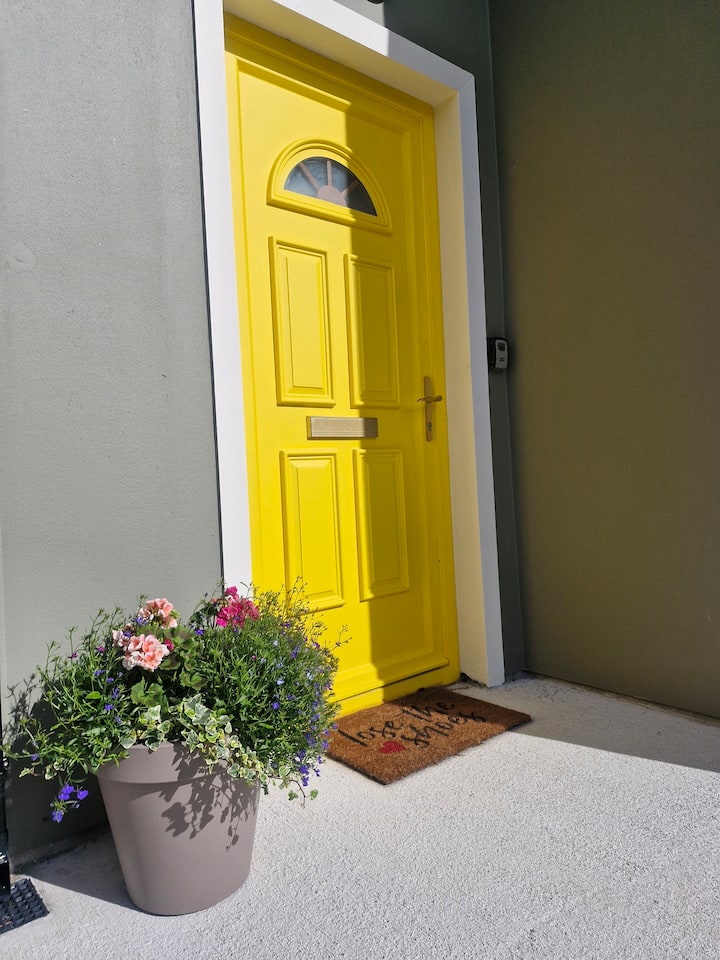 Newly Renovated Charming Town House. - Kenmare