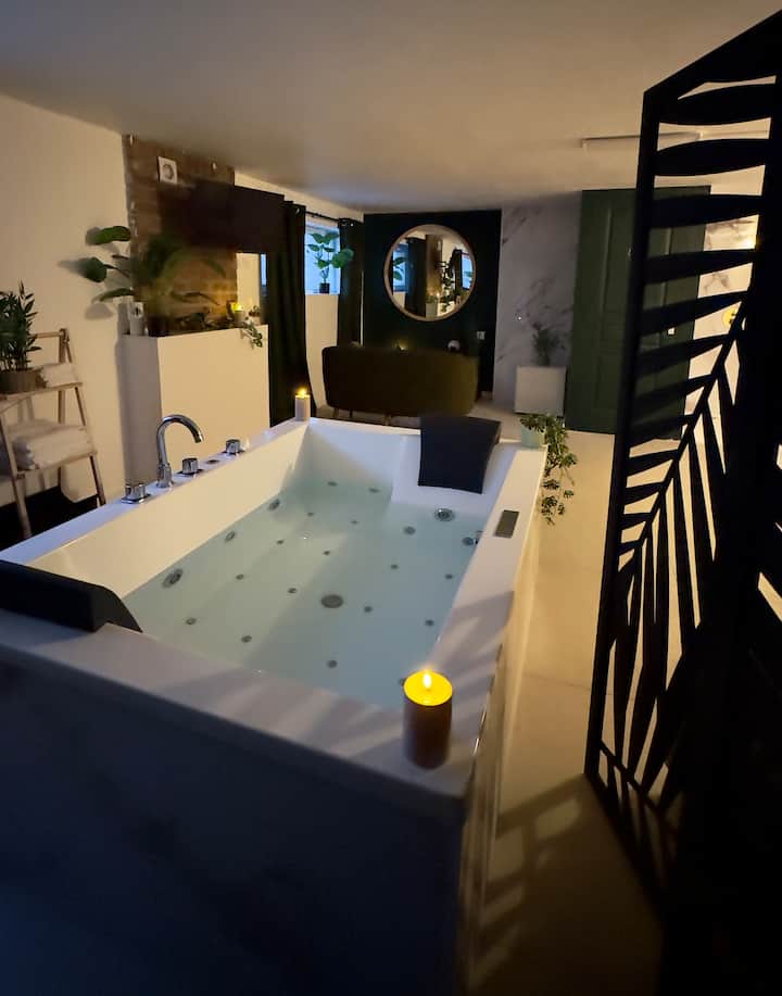 Suite Privée Tropicale Avec Balnéo - Moeskroen