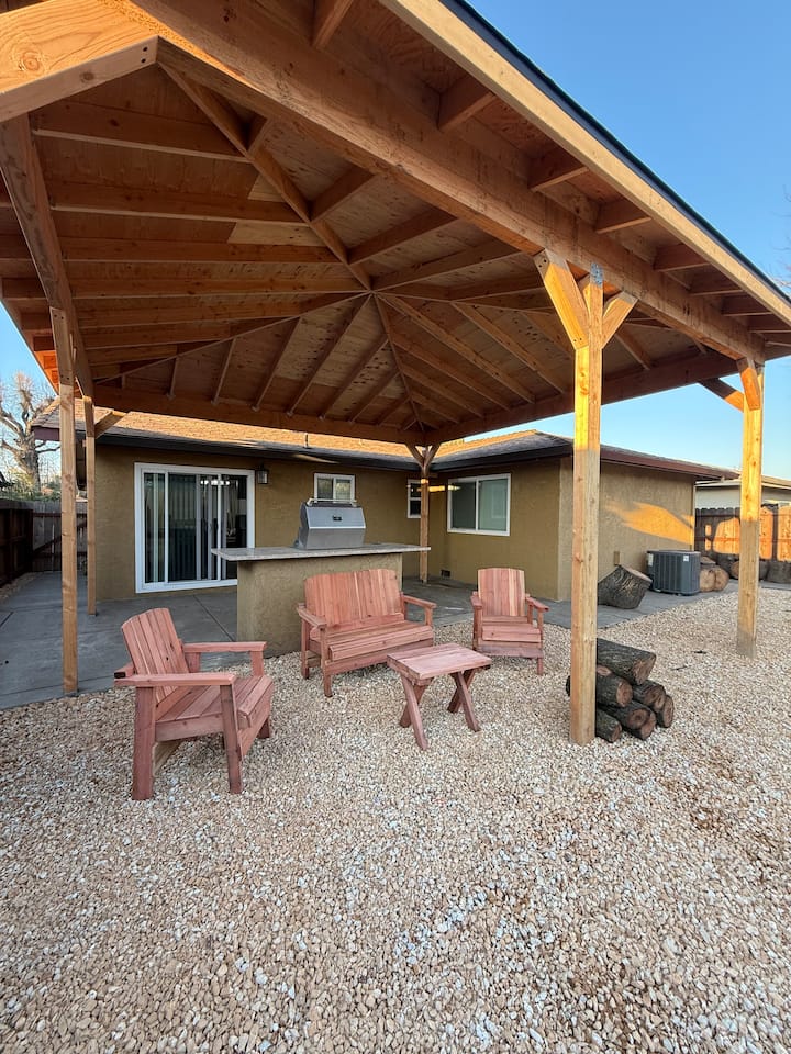 Lovely Home Away From Home With Space To Relax - Stockton, CA