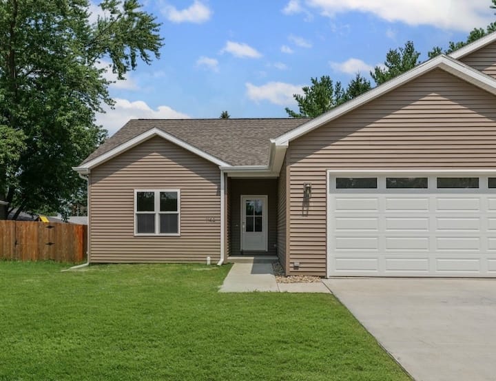 The Illini Weekender - Urbana, IL