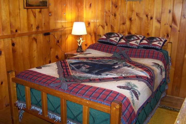 Burntside Lake Cabin Complex - Ely, MN