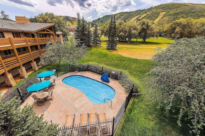 Old Town Condo, 2 King Suites | 200 Yards To Lifts - Park City, UT