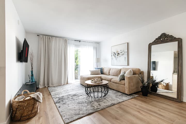 Serene Urban Haven - Santa Monica, CA