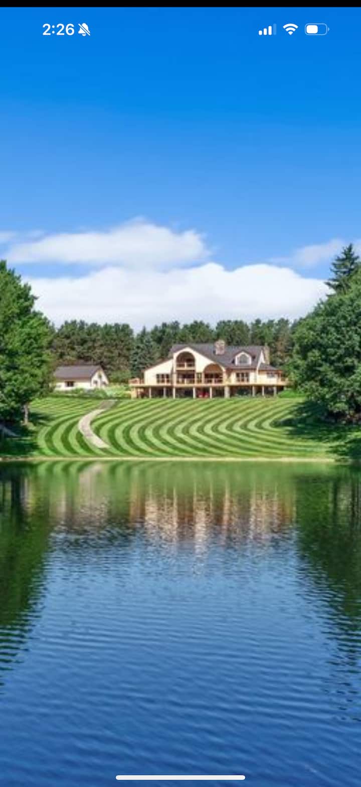 Big Lake Private Retreat - Gaylord, MI