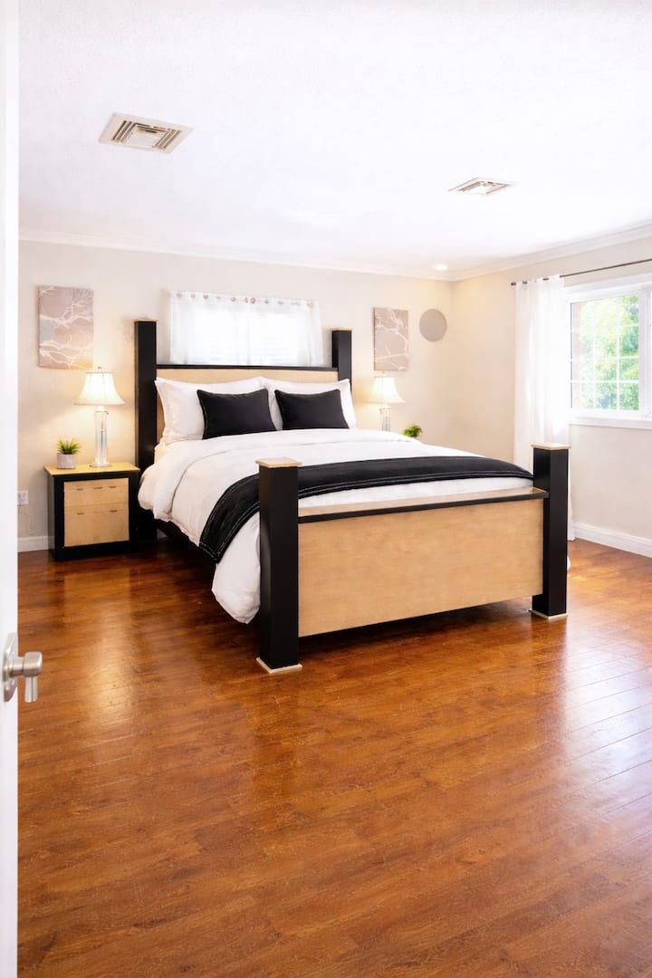 Fall Lounge - Apopka, FL