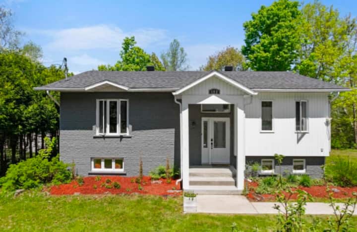 Lakeside Chalet | Solarium, Game Room, Ski & Kayak - Shawinigan