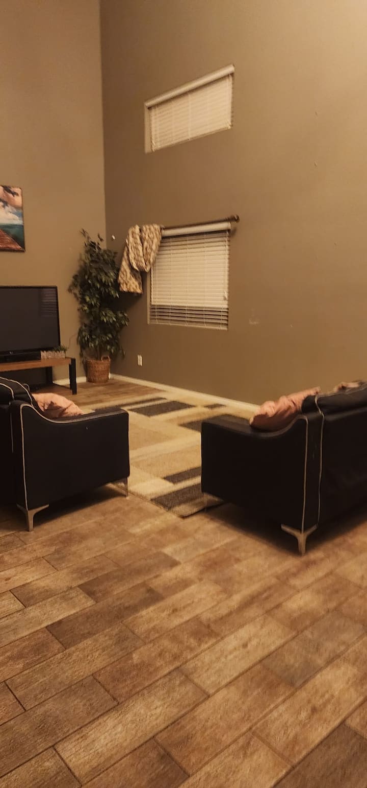 1 Single Bedroom In A Home 
Not Whole Home - Buckeye, AZ