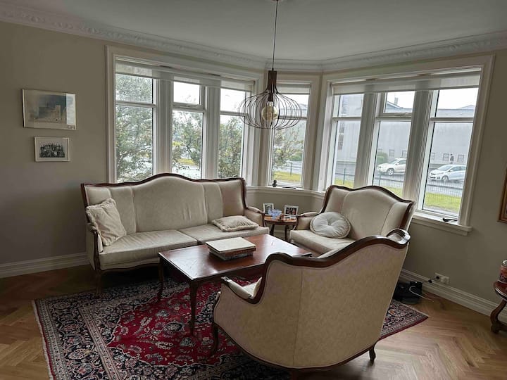 Elegant Flat Near University And City Centre - Islândia