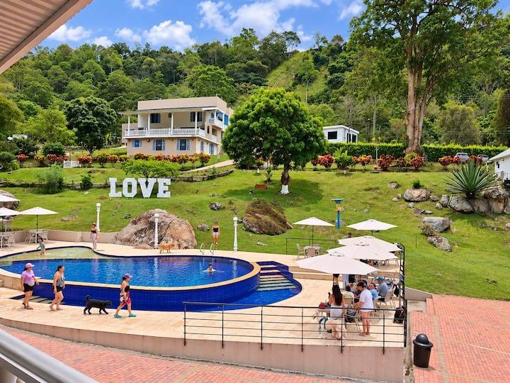 Hotel Manantial - La Mesa