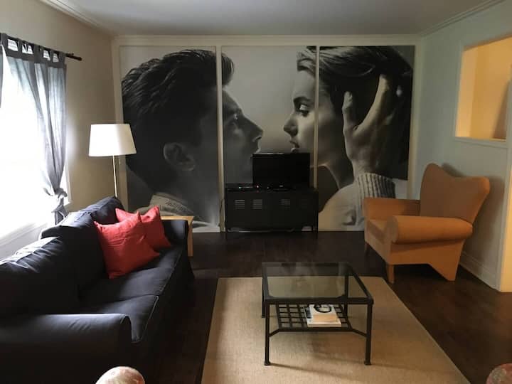 Spacious 5 Bedroom Home - Families & Groups - Montreal