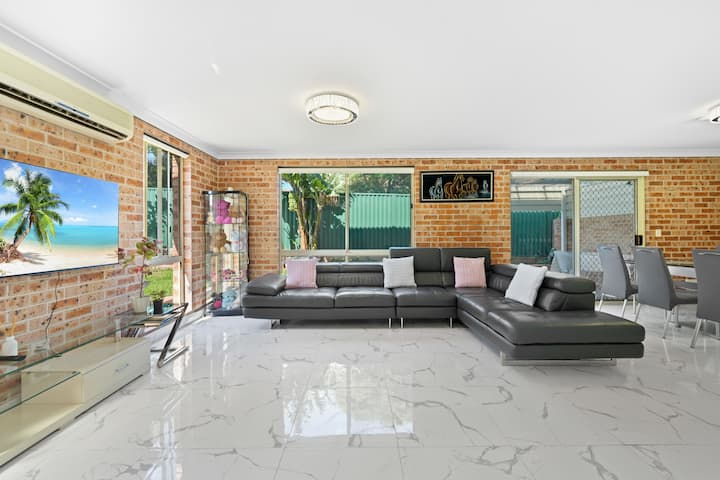 #2 Sydneyside
Modern Home In Strathfield - Strathfield