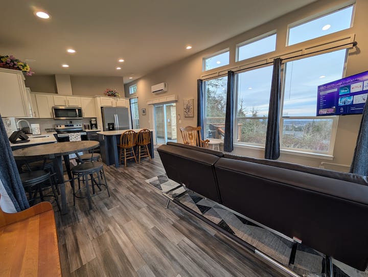 Guesthouse W/private Sauna & View Deck | 2br/2ba - Sequim, WA