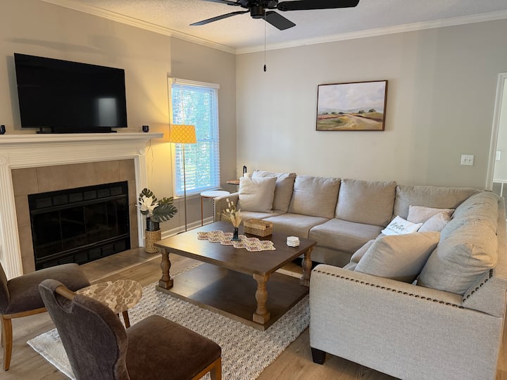 Lexington Downtown Dream Home - Lexington, SC