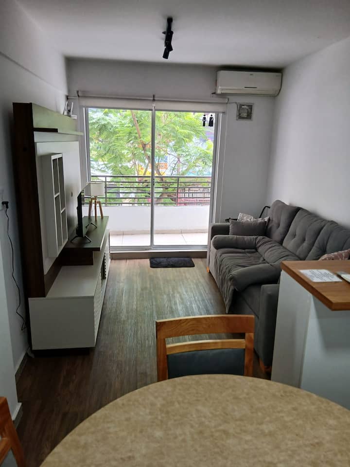 Pleno Centro, Cerca De La Costanera. - Rosario