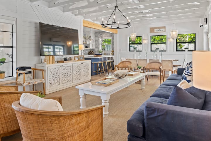 Casa L’aqua | Stylish Retreat Near Delray Beach - Delray Beach, FL