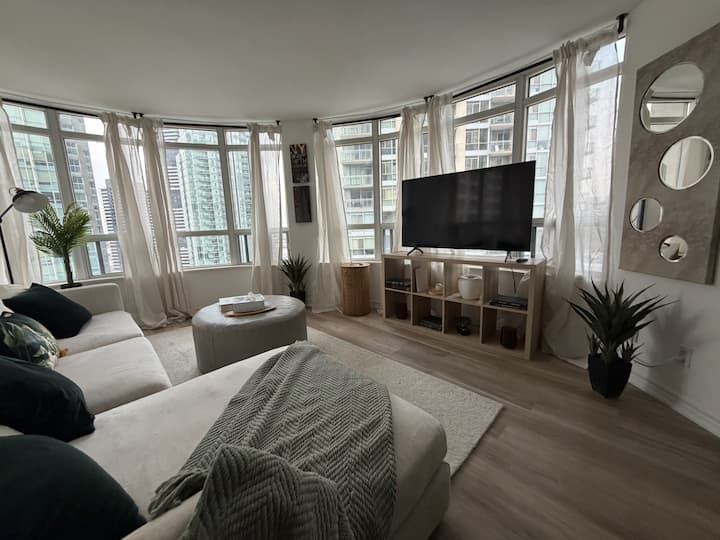 Brand New Luxury Tropical 3br Near Square One - Mississauga